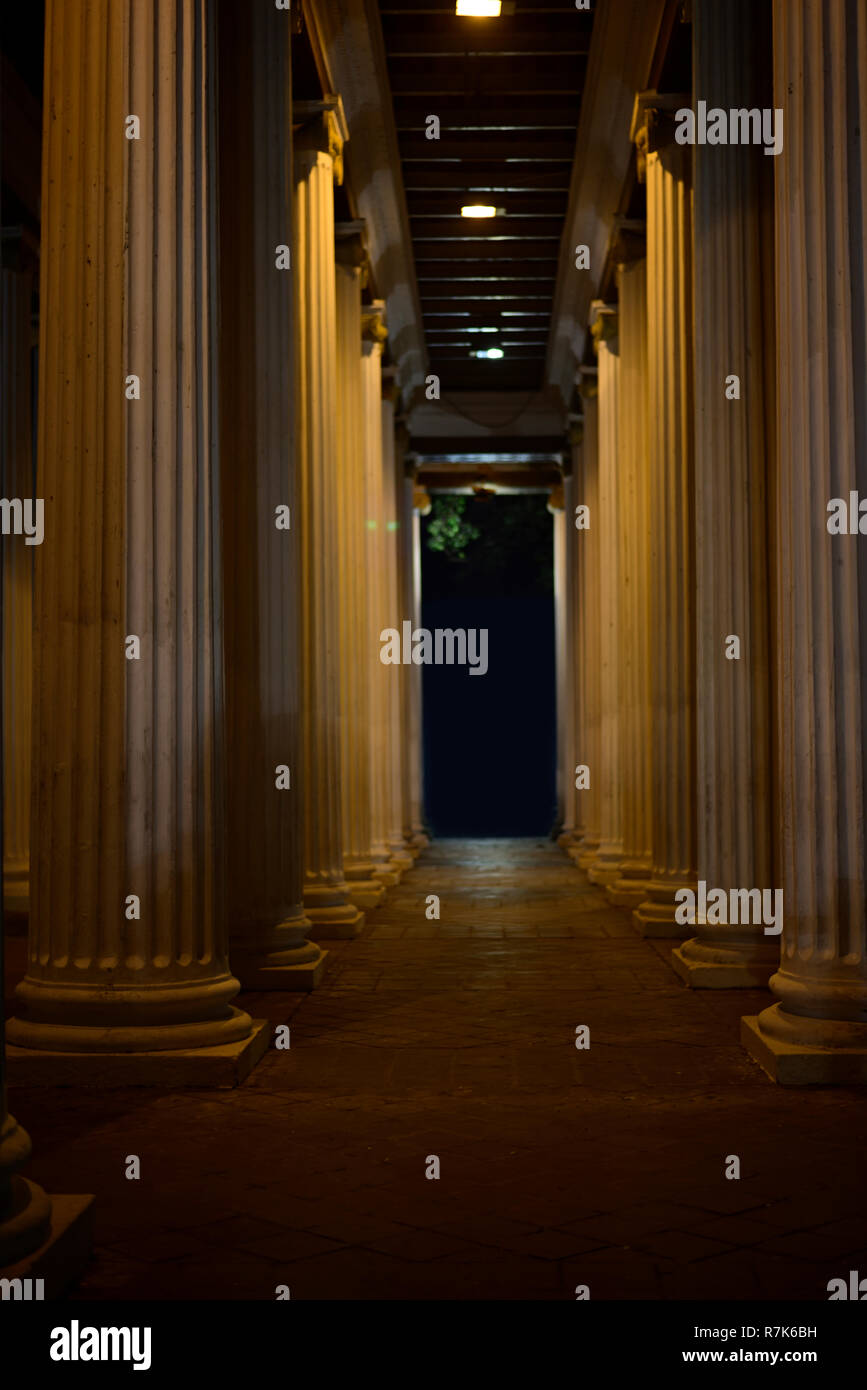 Column Colonnade Greece Roman Architecture at Kolkata Stock Photo - Alamy