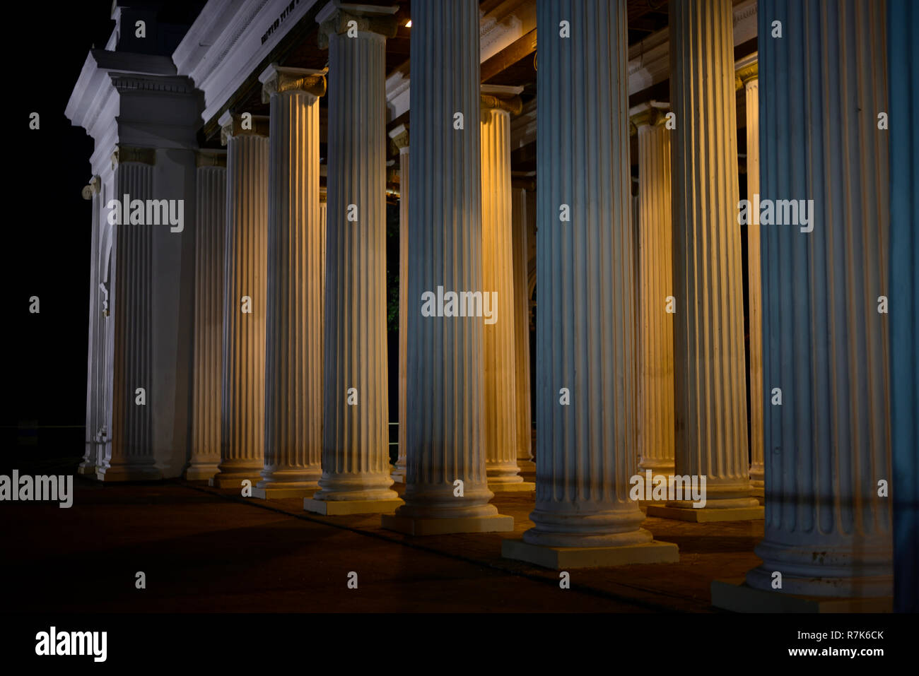 Column Colonnade Greece Roman Architecture at Kolkata Stock Photo - Alamy
