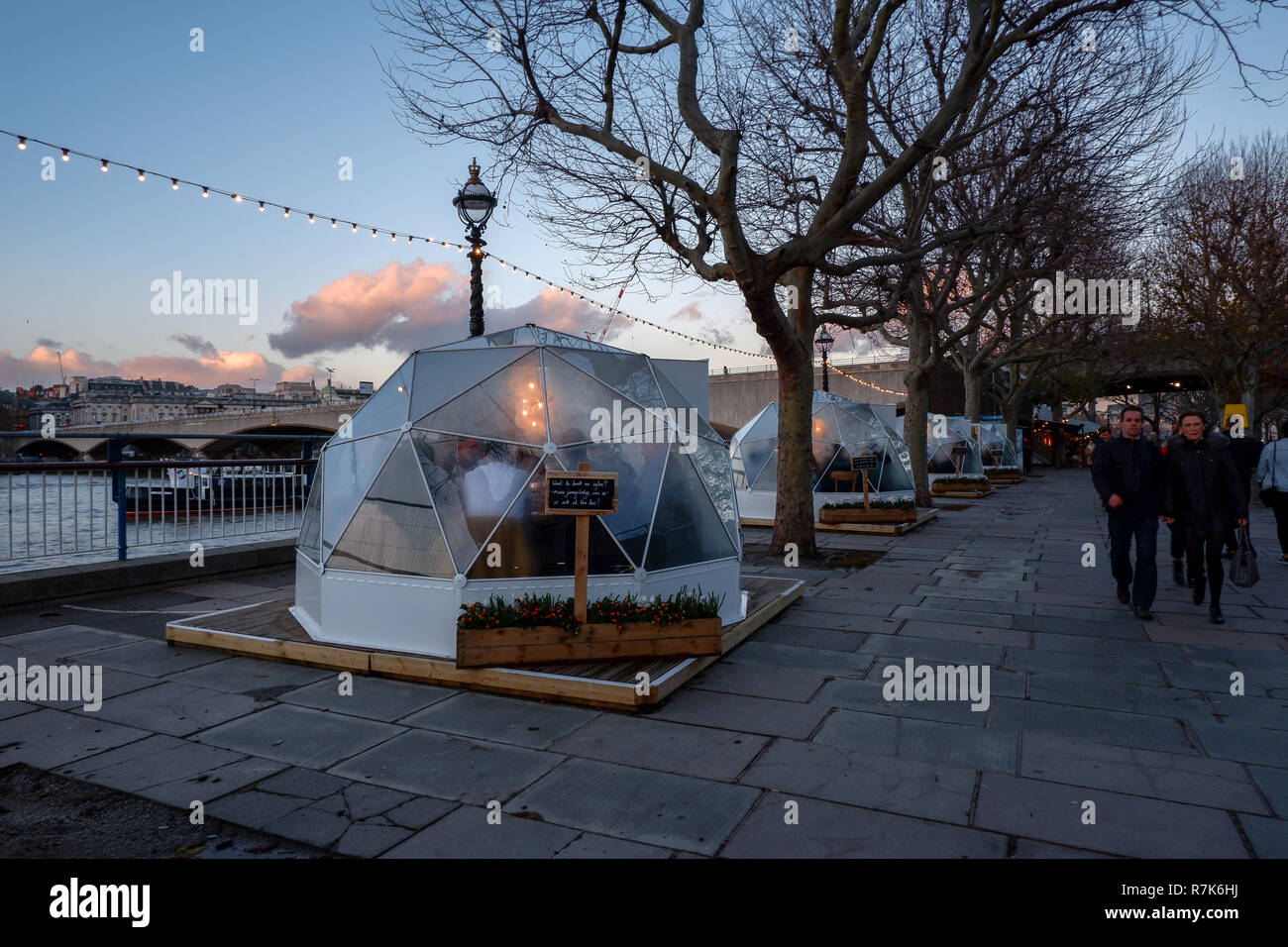 Igloos hi-res stock photography and images - Alamy