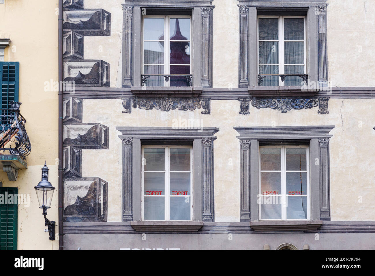 Optical illusion painting hi-res stock photography and images - Alamy