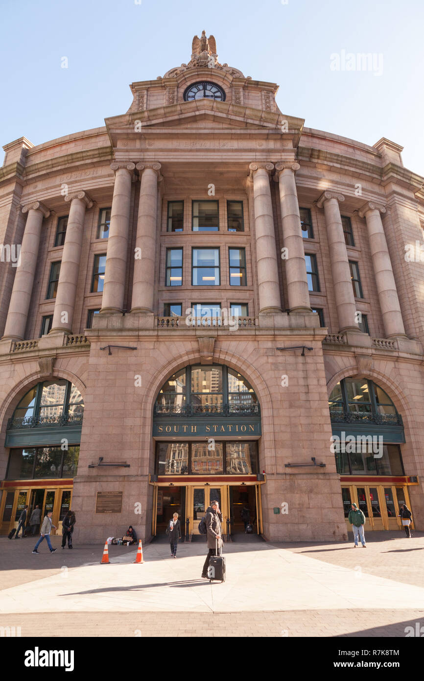 Boston bus station hi-res stock photography and images - Alamy