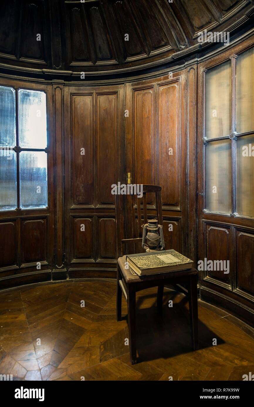 France, Gironde, Verdon sur Mer, rocky plateau of Cordouan, lighthouse ...