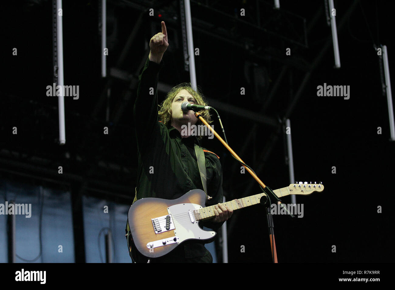 DAVID MCCABE THE ZUTONS HULL KC STADIUM 05 July 2005 Stock Photo - Alamy