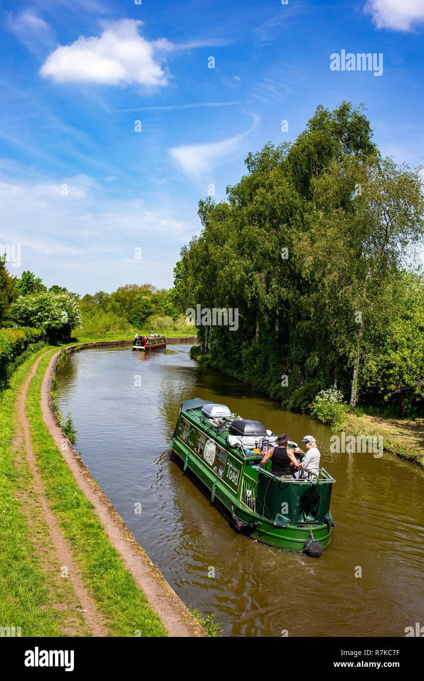 Canal cruising boats hi-res stock photography and images - Alamy