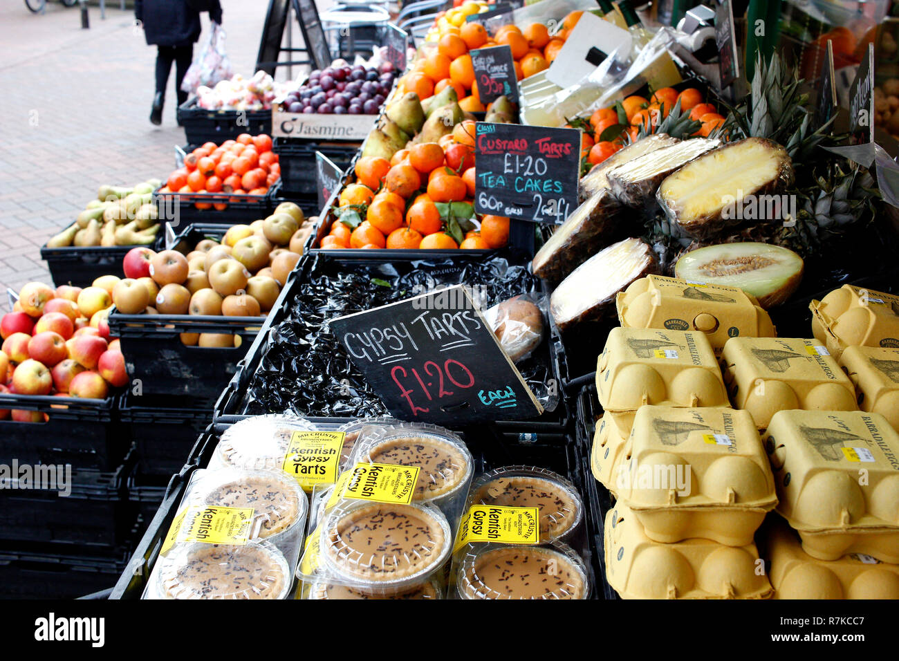 Greengrocer shop hi-res stock photography and images - Alamy