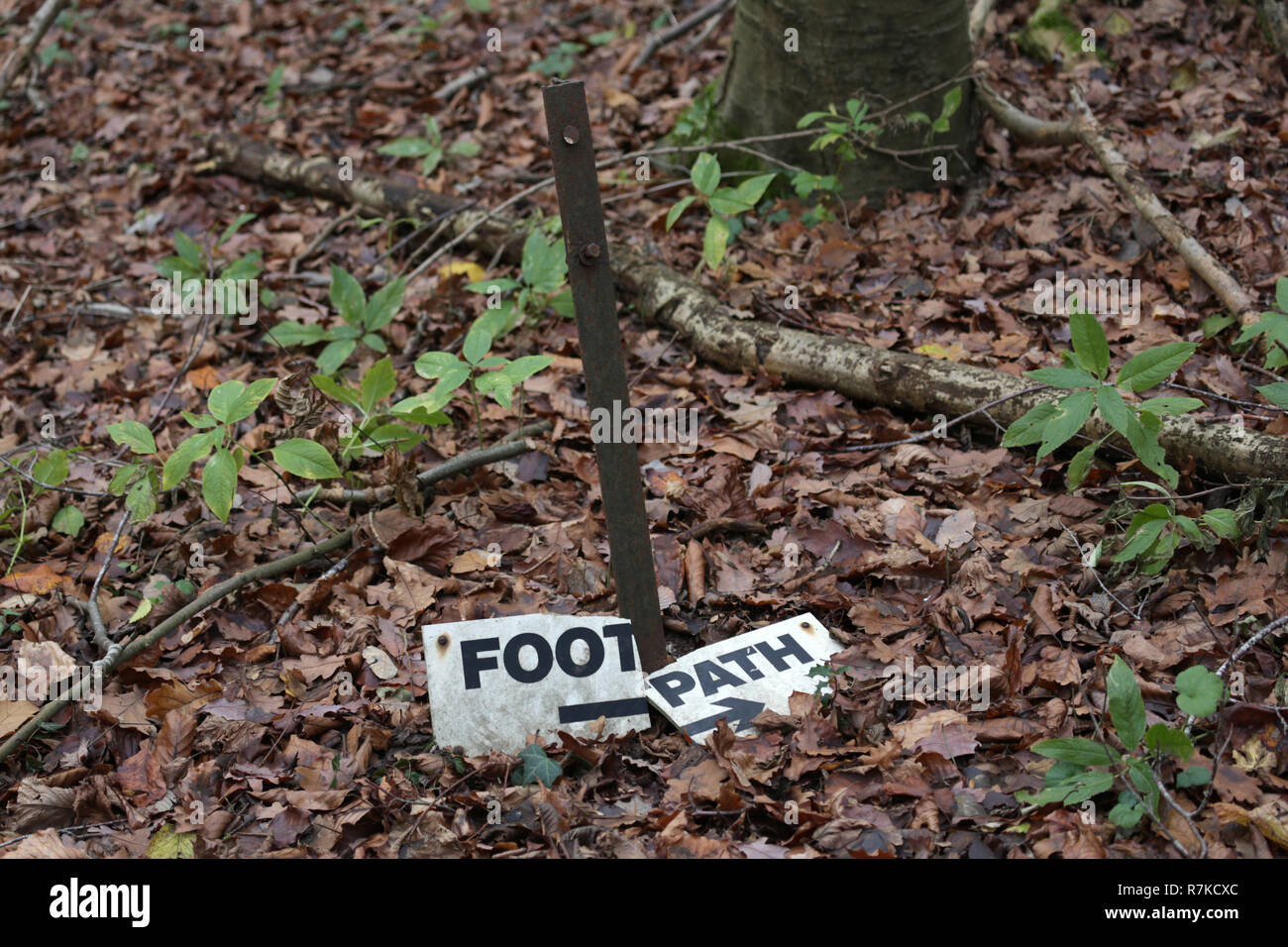 Damaged footpath sign hi-res stock photography and images - Alamy
