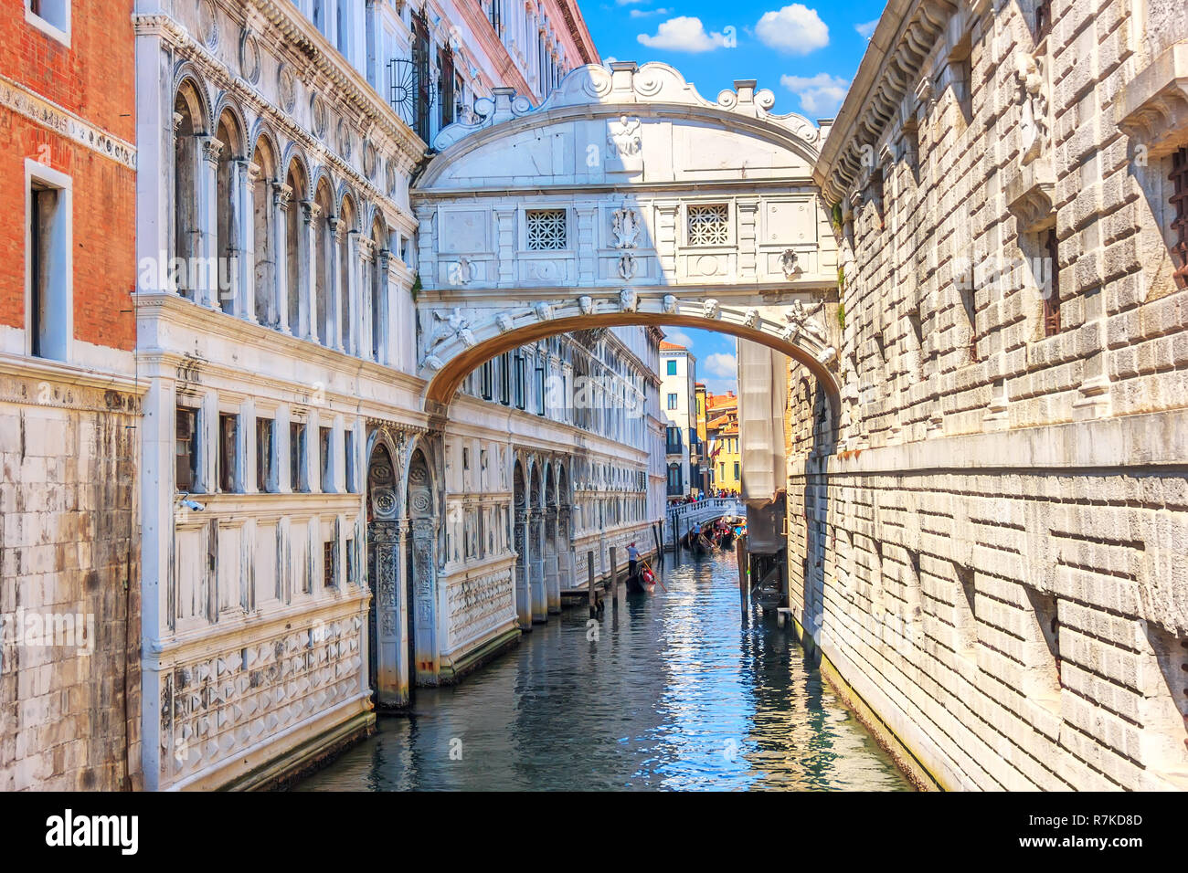 Bridge over canal venetian architecture hi-res stock photography and ...