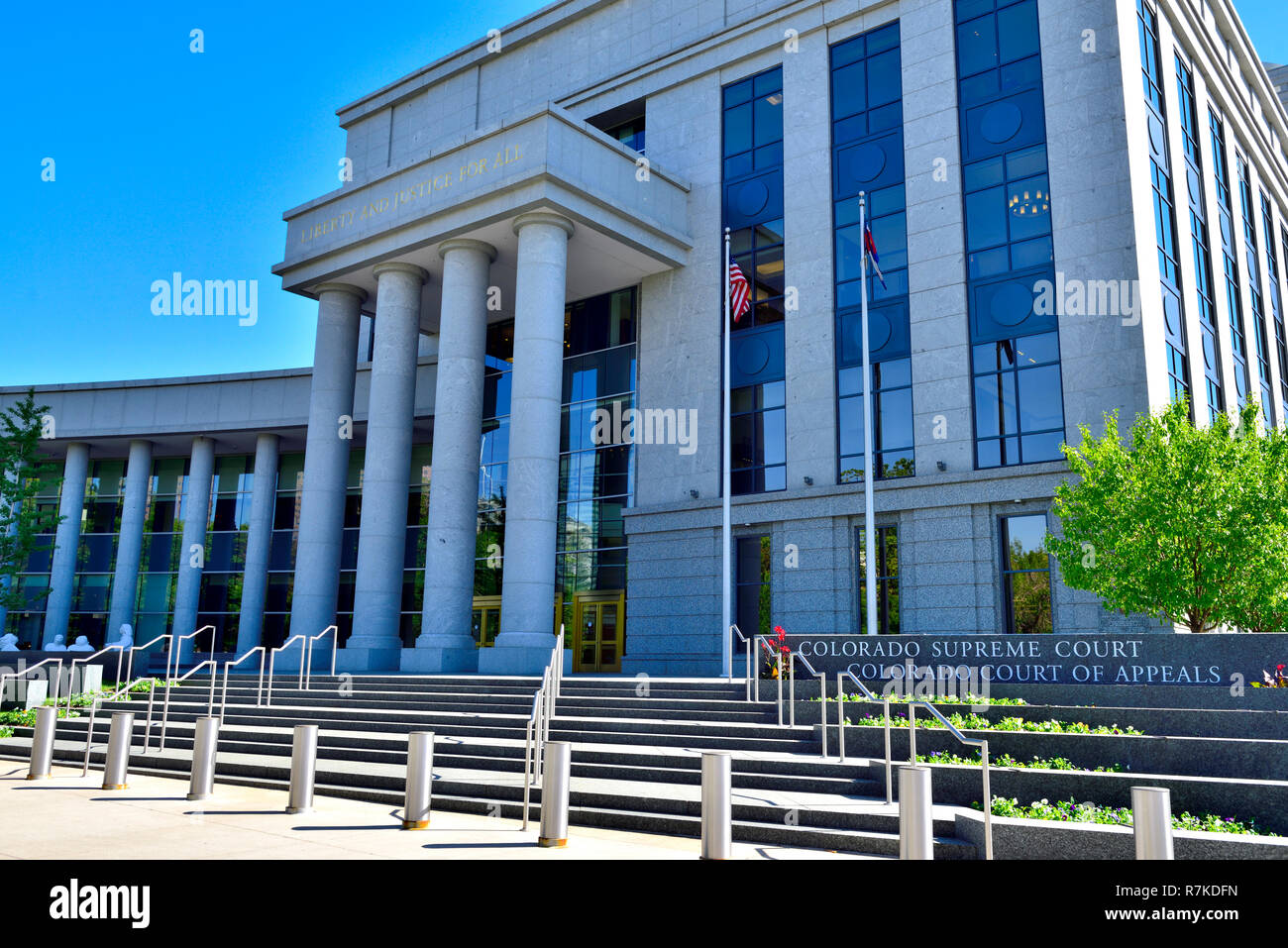 American court building hi-res stock photography and images - Alamy