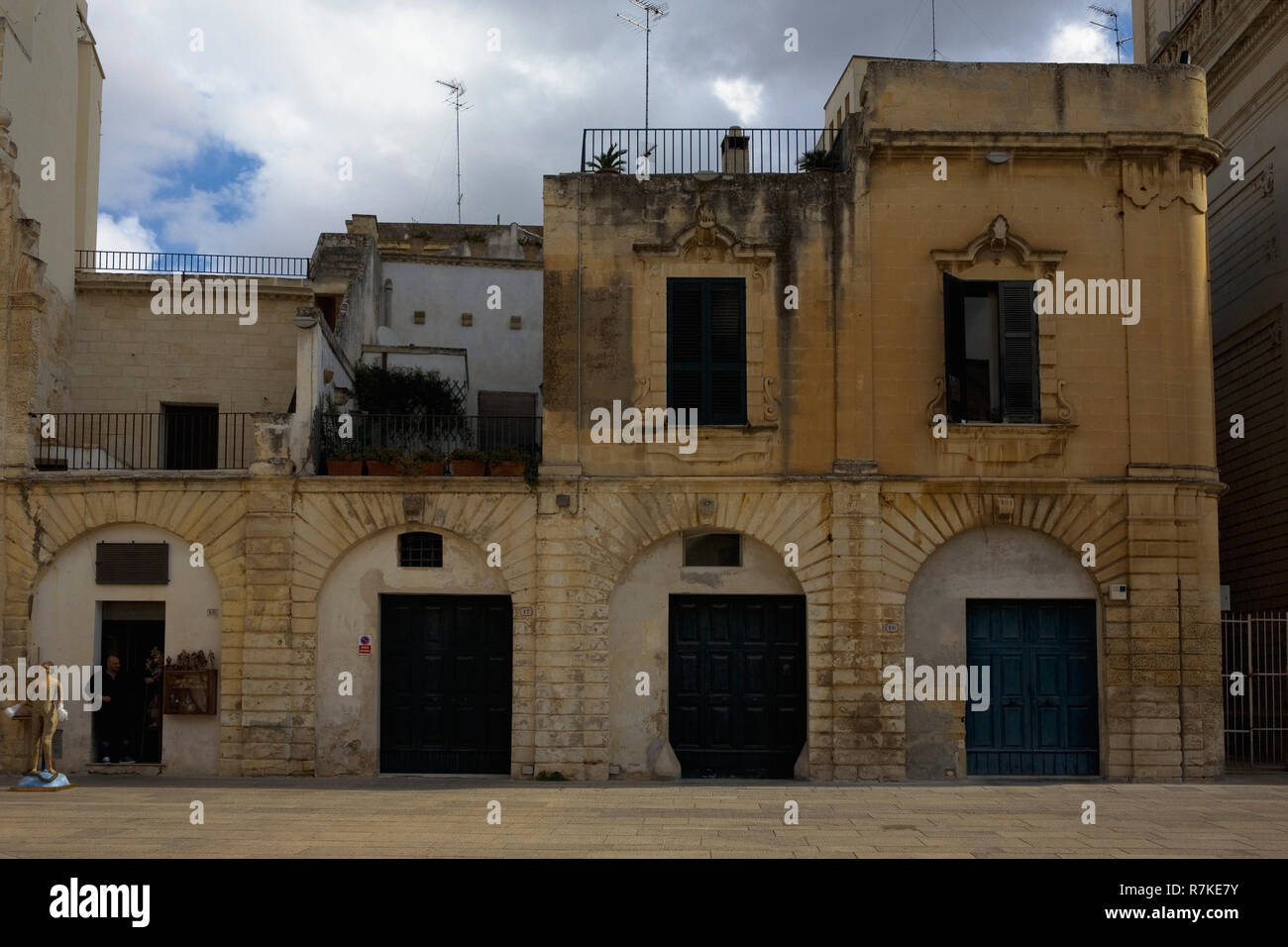 Houses in the Piazza del Duomo, Lecce, Puglia, Italy Stock Photo - Alamy