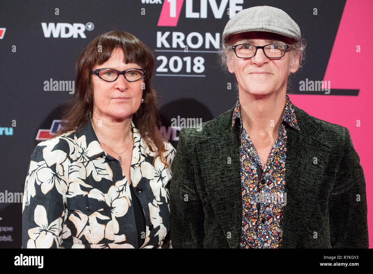 Voting rocks hi-res stock photography and images - Alamy