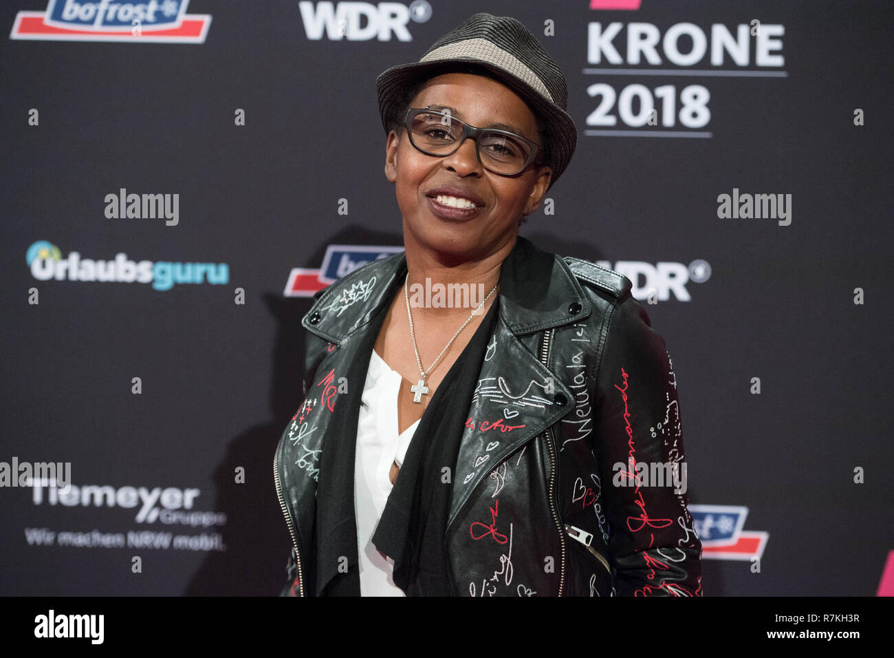Shary REEVES, actress, half-length portrait, on the red carpet of the ...