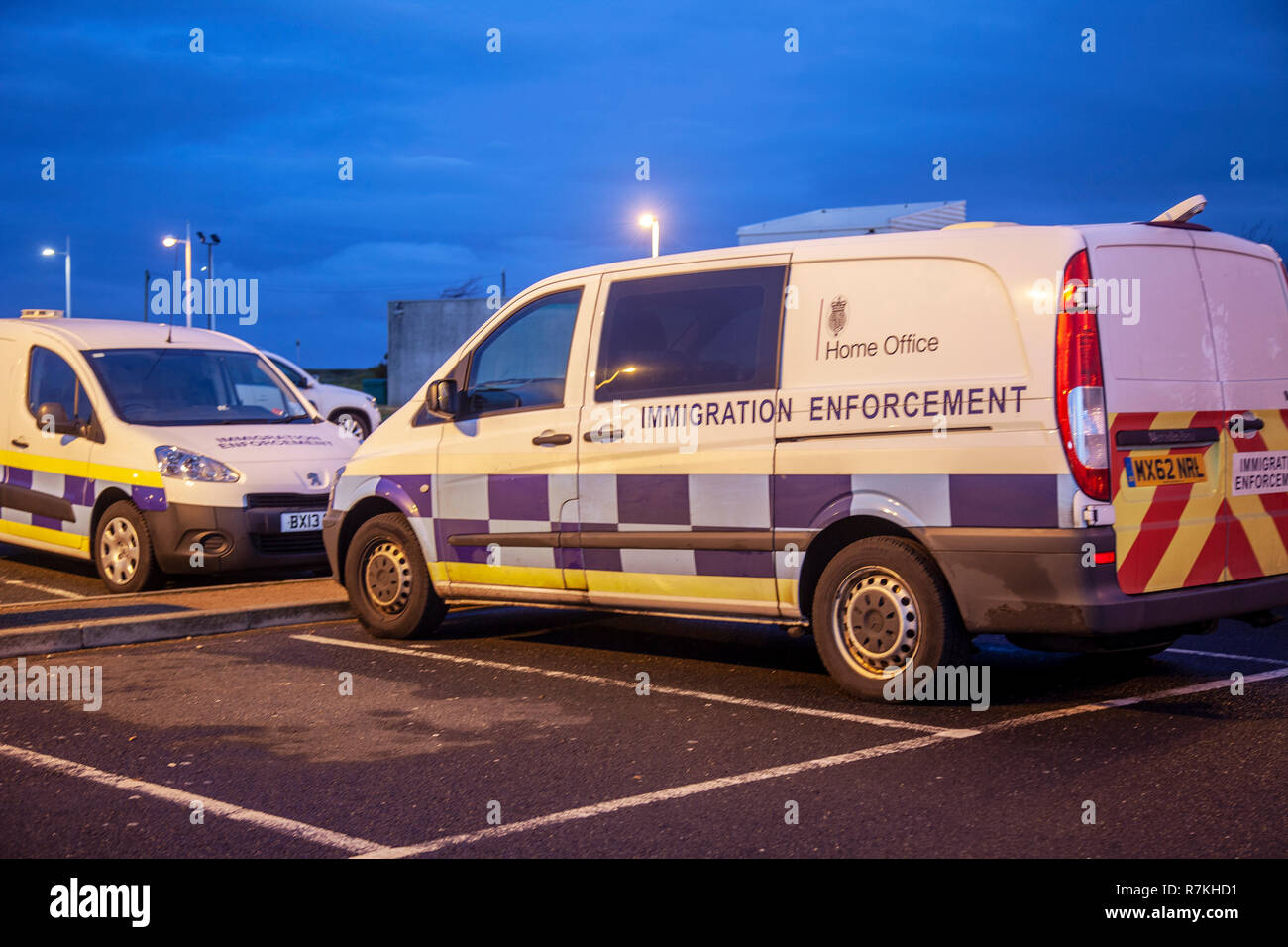Immigration enforcement vehicles hi-res stock photography and images ...