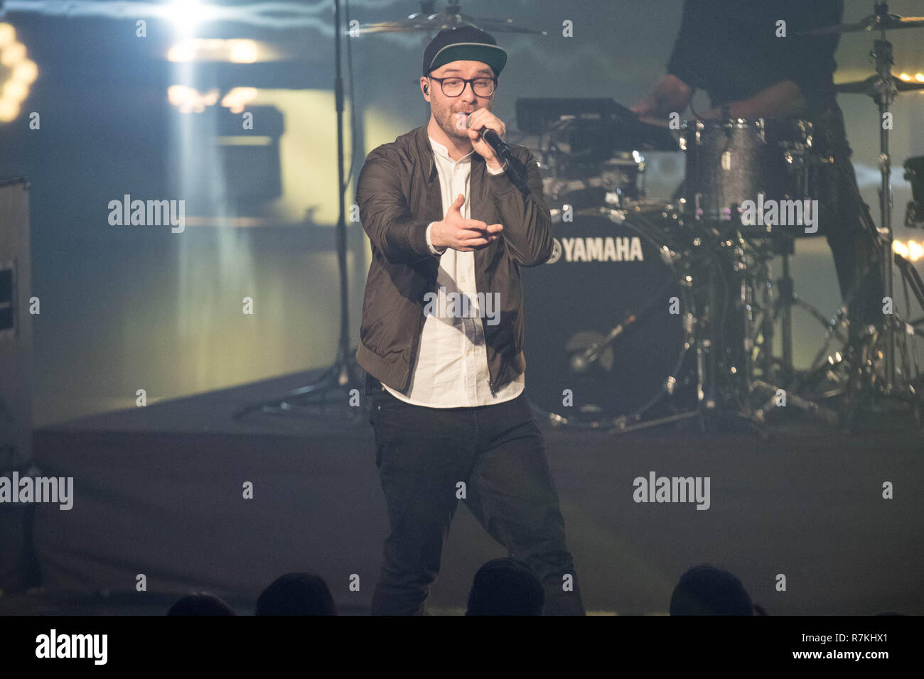 Mark forster singing hi-res stock photography and images - Alamy