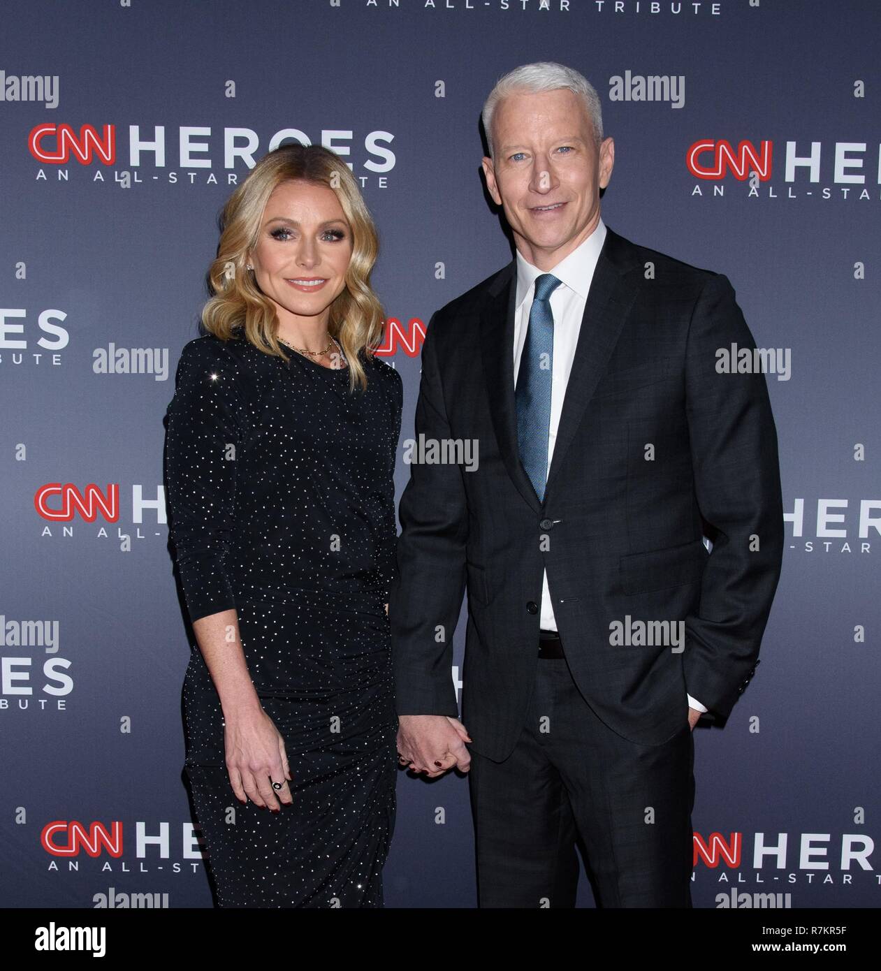 Kelly ripa anderson cooper cnn heroes hi-res stock photography and ...
