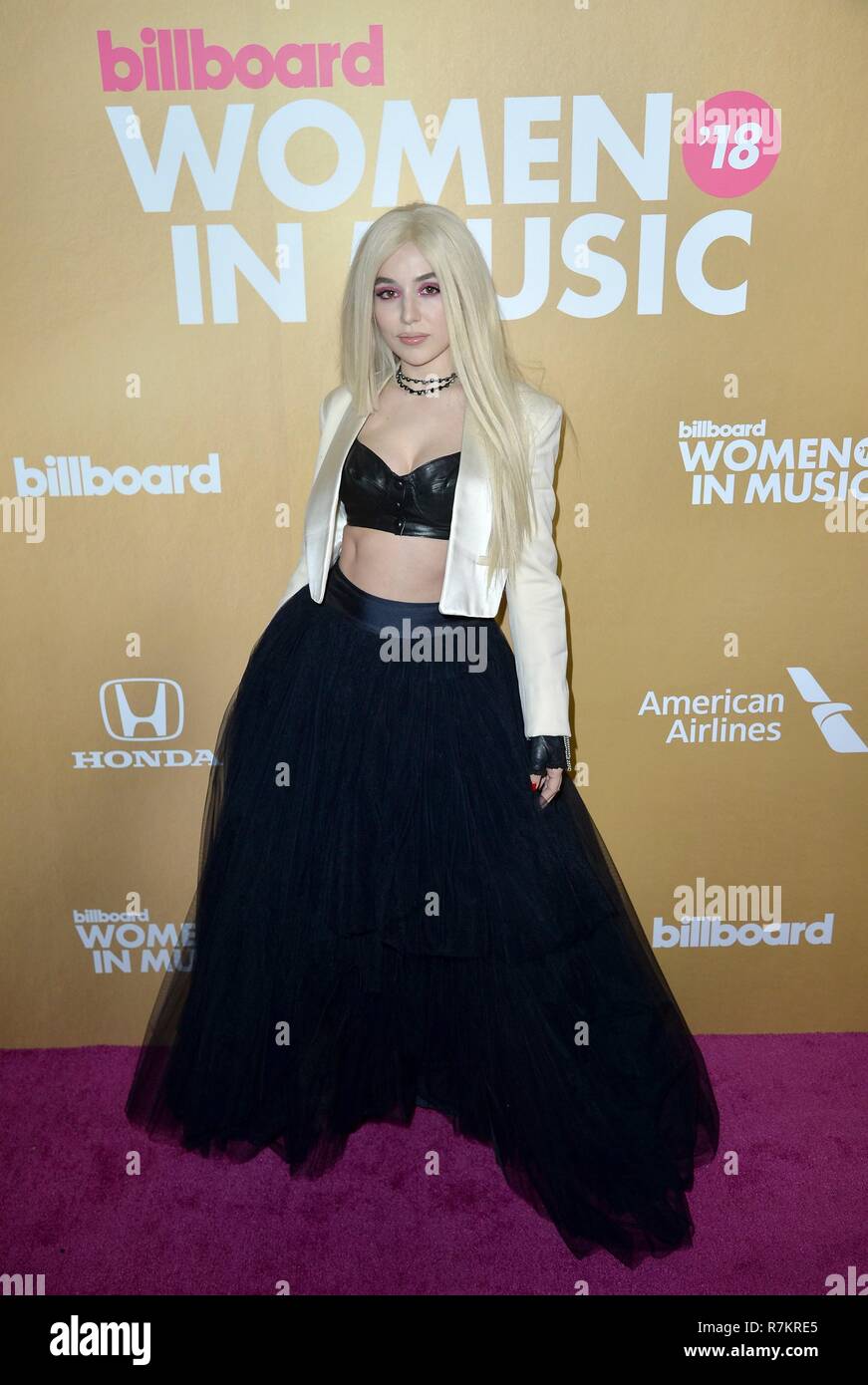 Ava max hi-res stock photography and images - Alamy