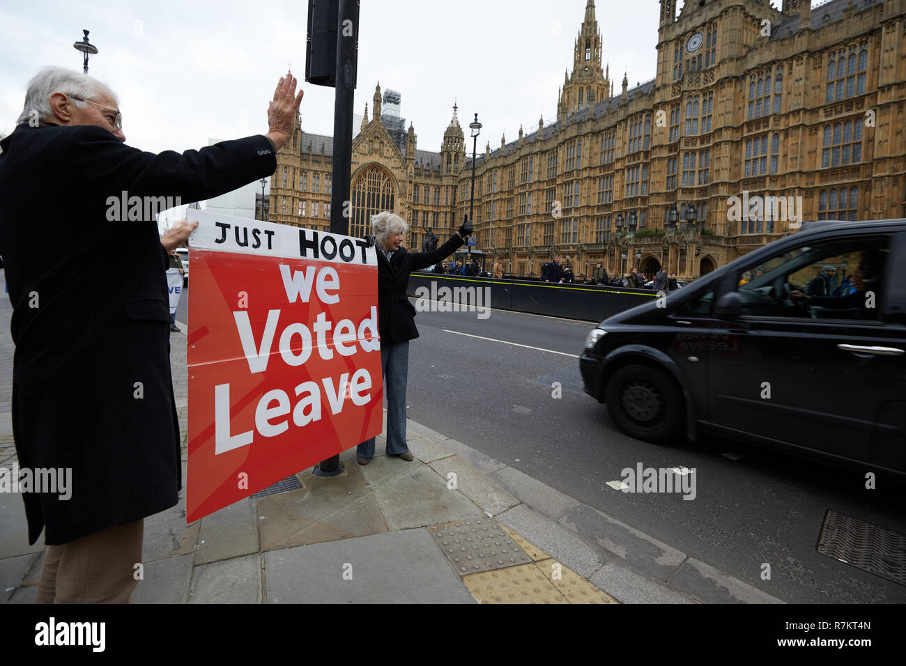 Leave and remain opposite hi-res stock photography and images - Alamy
