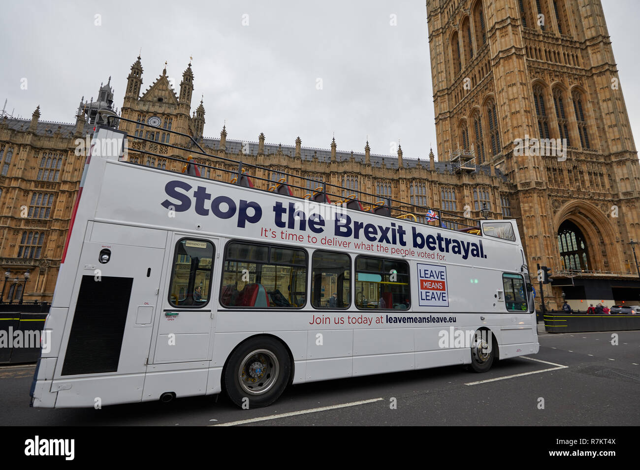 Leave campaign bus hi-res stock photography and images - Alamy