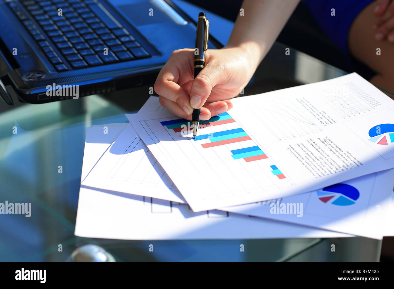 Close up female hands checks hi-res stock photography and images - Alamy