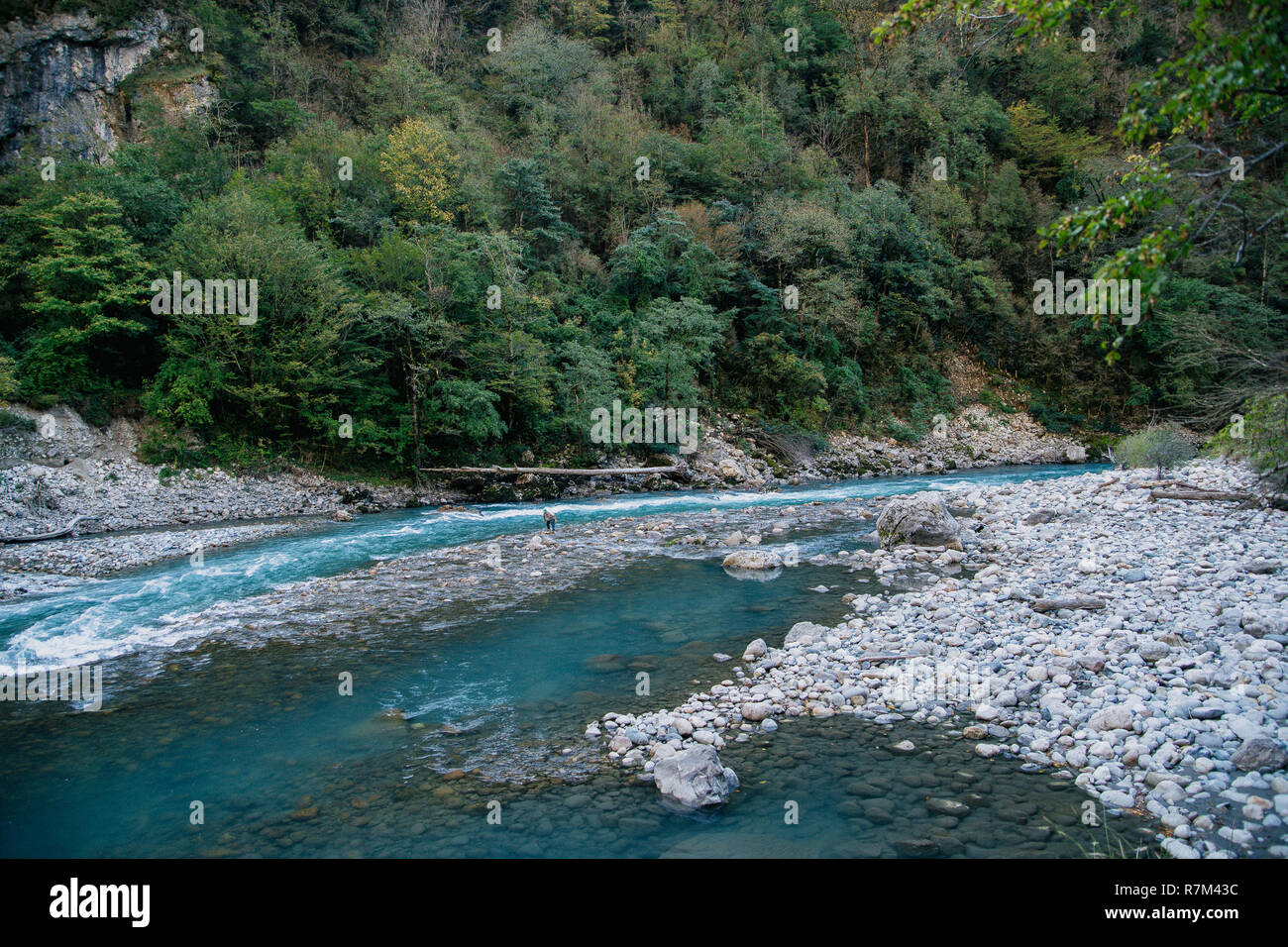 Blue mountain river hi-res stock photography and images - Alamy