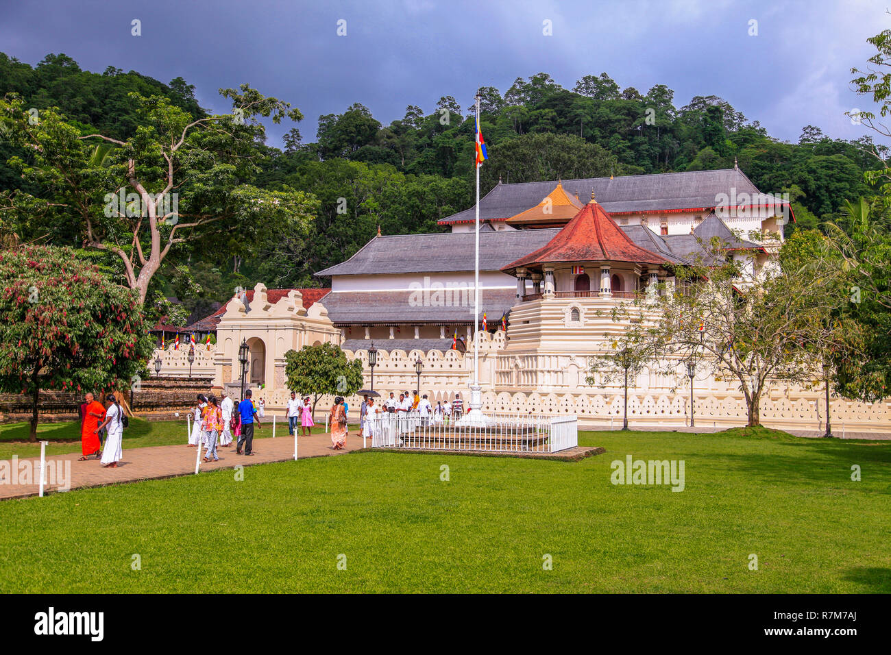 Temple of the tooth in Kandy Stock Photo - Alamy