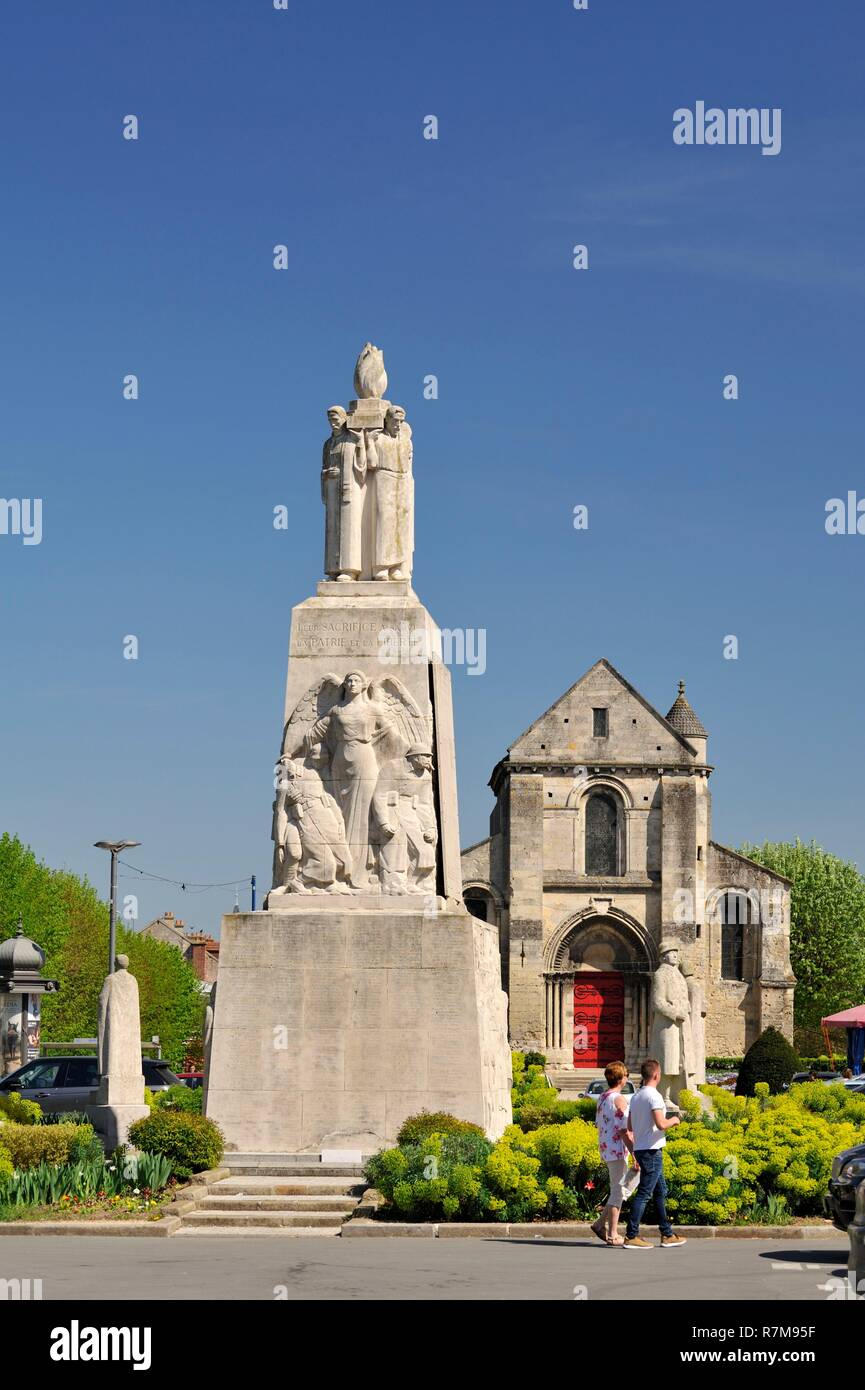 France, Aisne, Soissons, war memorial of the Great War and Notre Dame ...