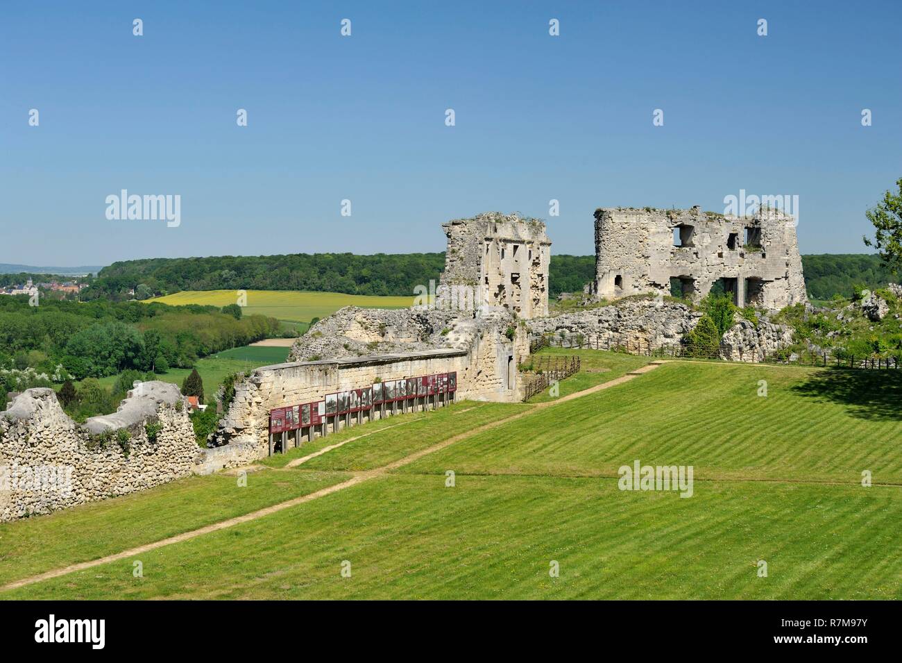 Coucy le chateau ruins hi-res stock photography and images - Alamy