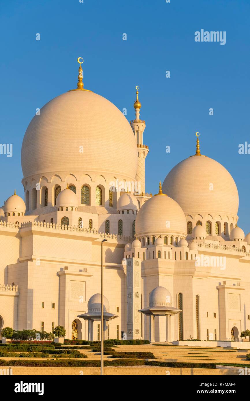 United Arab Emirates, Abu Dhabi, Sheikh Zayed Great Mosque, from the ...