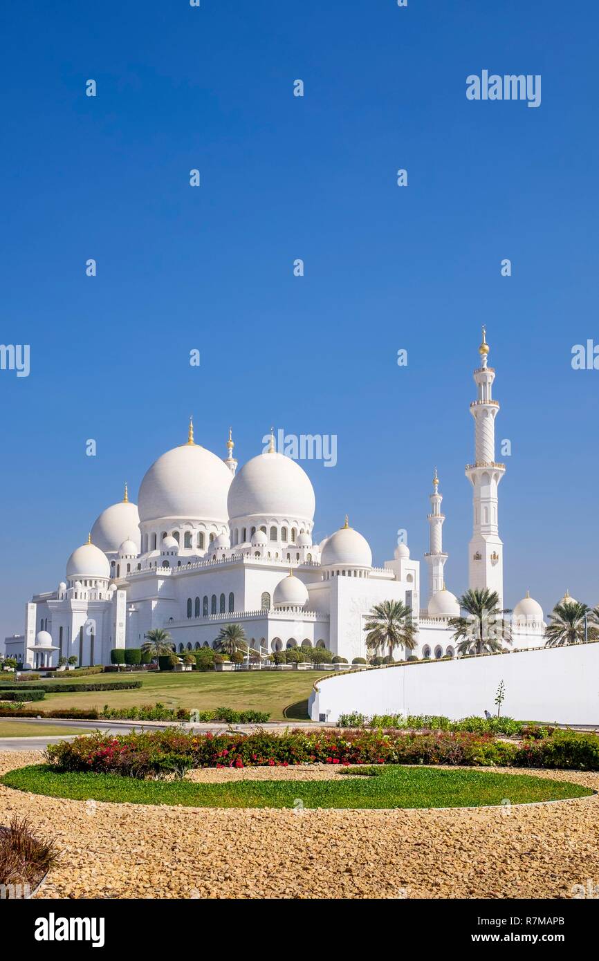 United Arab Emirates, Abu Dhabi, Sheikh Zayed Great Mosque, from the ...