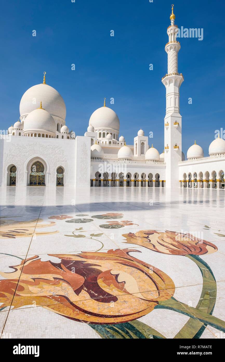 United Arab Emirates, Abu Dhabi, Sheikh Zayed Great Mosque, from the ...