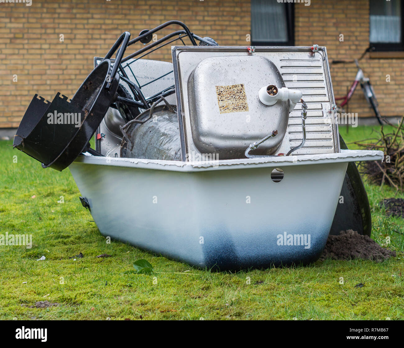 Rare metal recycling hi-res stock photography and images - Alamy