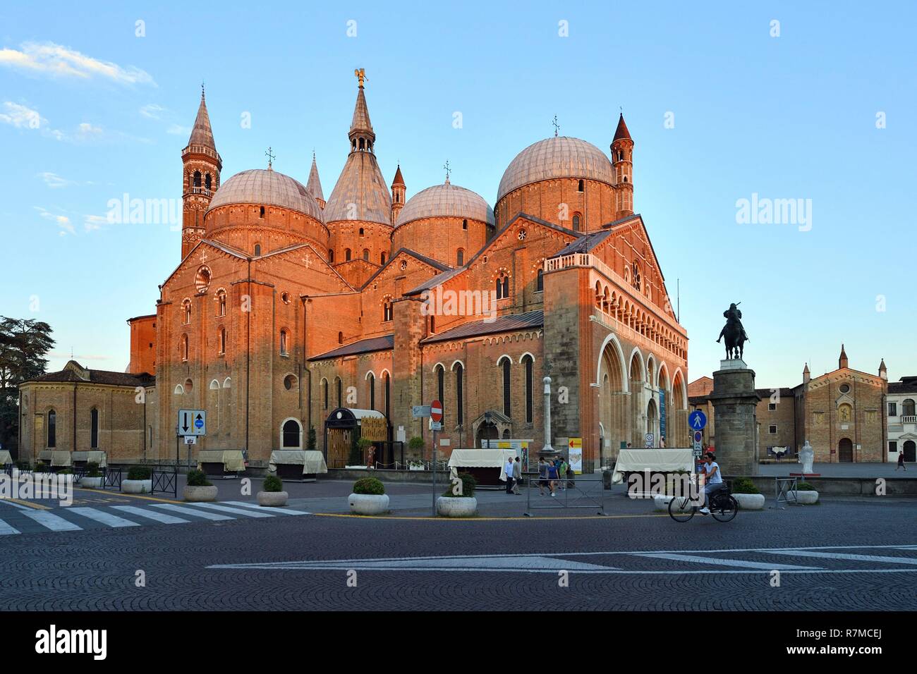 Italy, Venetia, Padova, Padua, piazza del Santo, Basilica of St ...