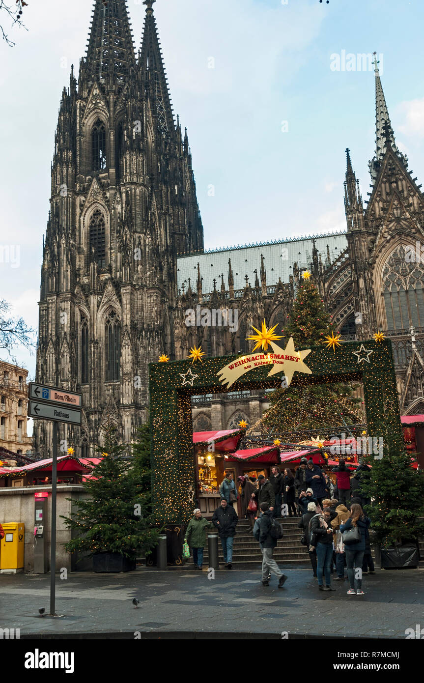 Christmas Market & Cathedral, Cologne, Germany Stock Photo - Alamy Christmas Market & Cathedral, Cologne, Germany Stock Photo - Alamy