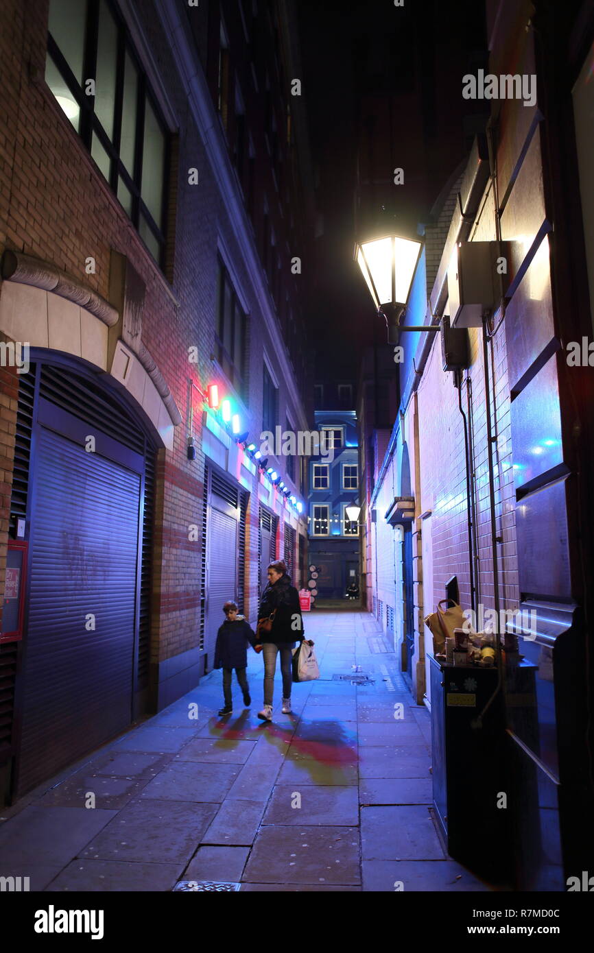 Soho alleyway london england uk hi-res stock photography and images - Alamy