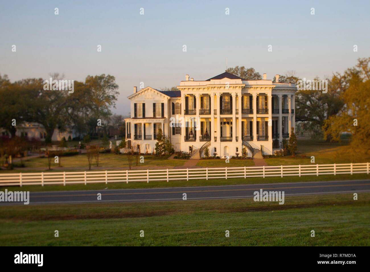 Louisiana plantation hi-res stock photography and images - Alamy