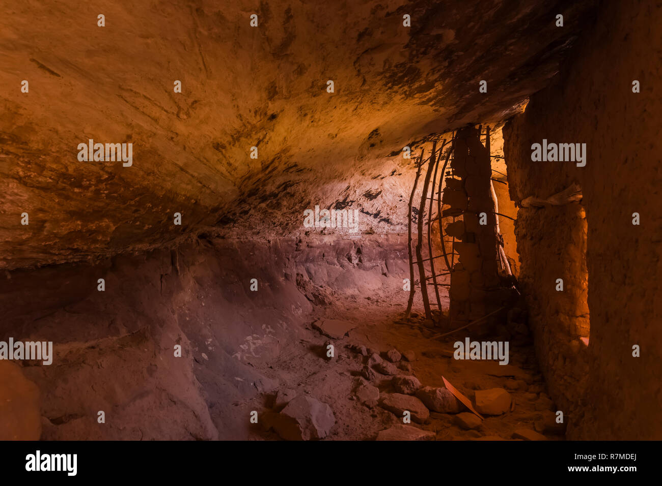 Jacal construction using mud and sticks at Moon House Ruin on Cedar ...