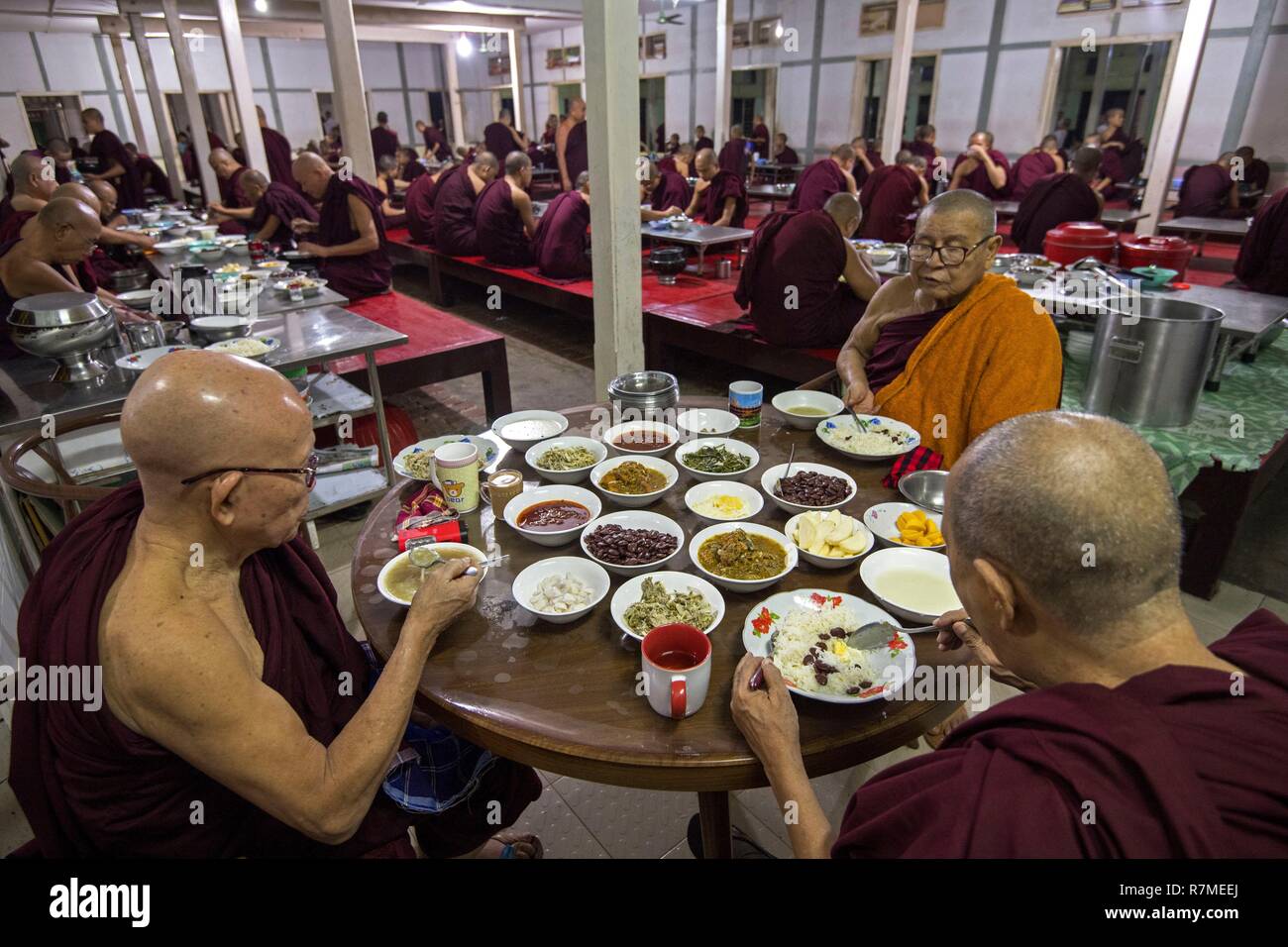 Myanmar, Mandalay Division, Amarapura, breakfast of the monks at ...