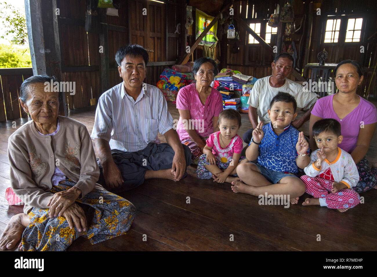 Myanmar shan state girl hi-res stock photography and images - Alamy