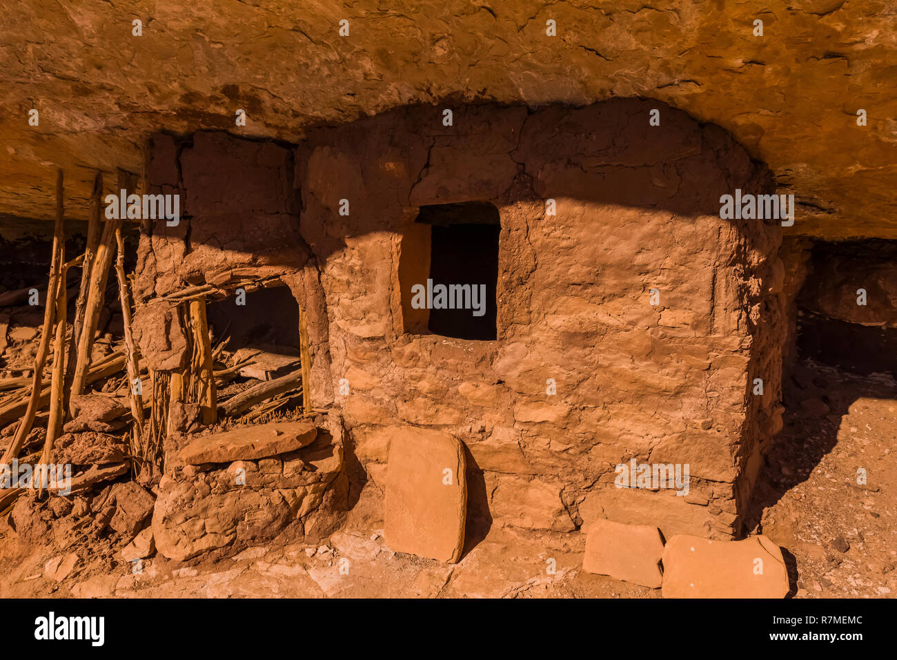 Jacal construction using mud and sticks at Moon House Ruin on Cedar ...