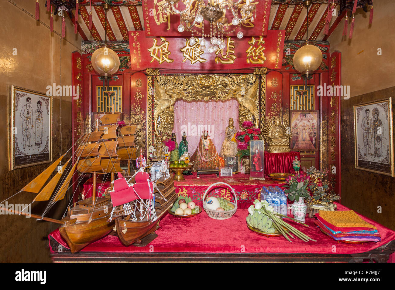 Shrine at the Wat Phanan Choeng Temple, Ayutthaya, Thailand Stock Photo ...