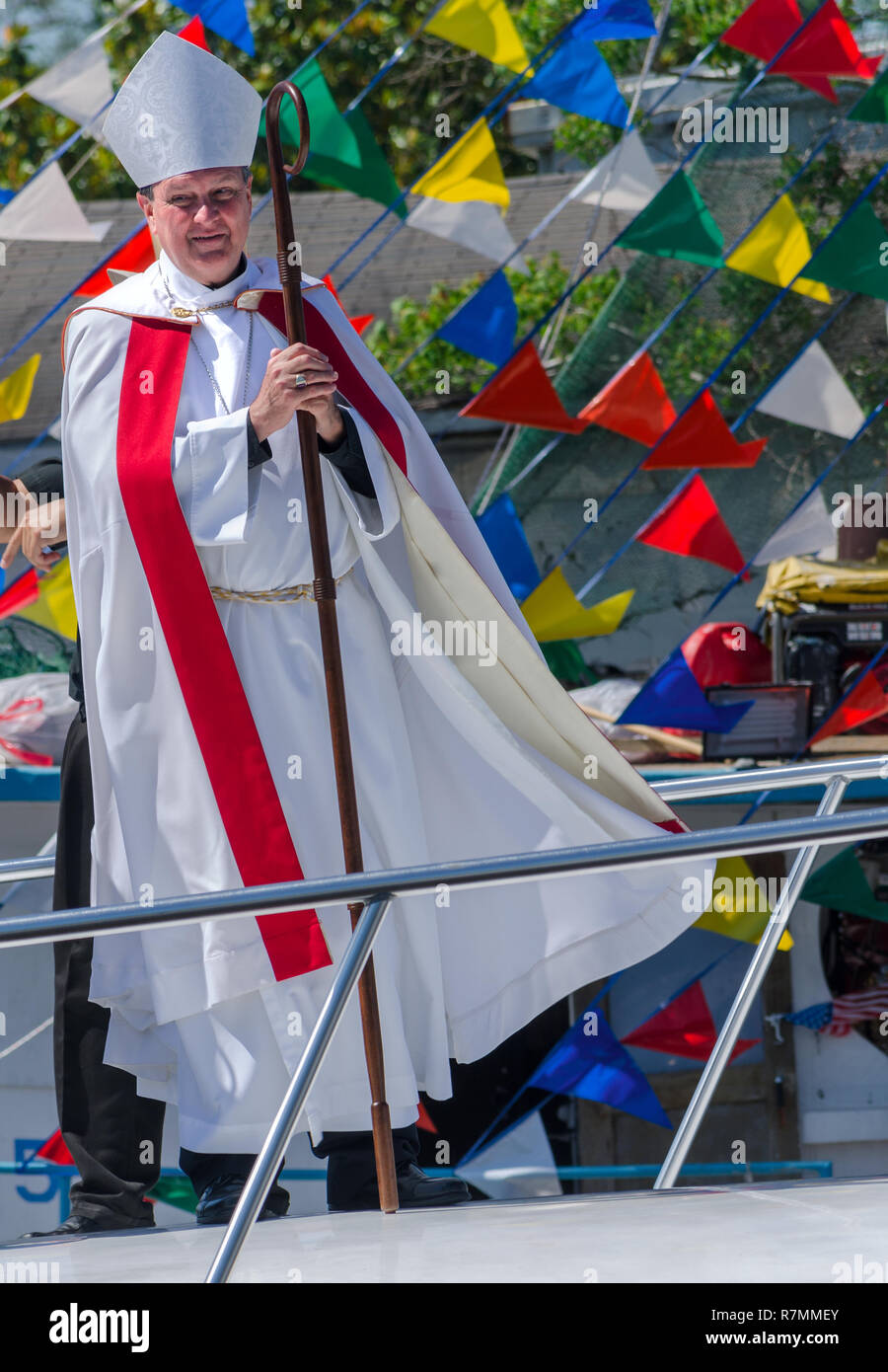 Vestments clergy hi-res stock photography and images - Alamy