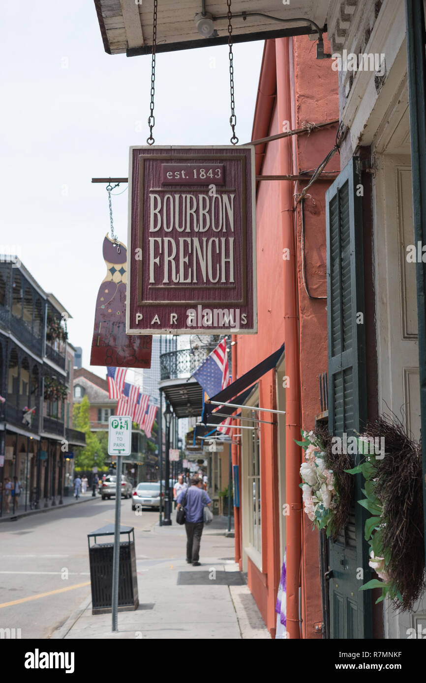 French perfumes advertisement hi-res stock photography and images - Alamy