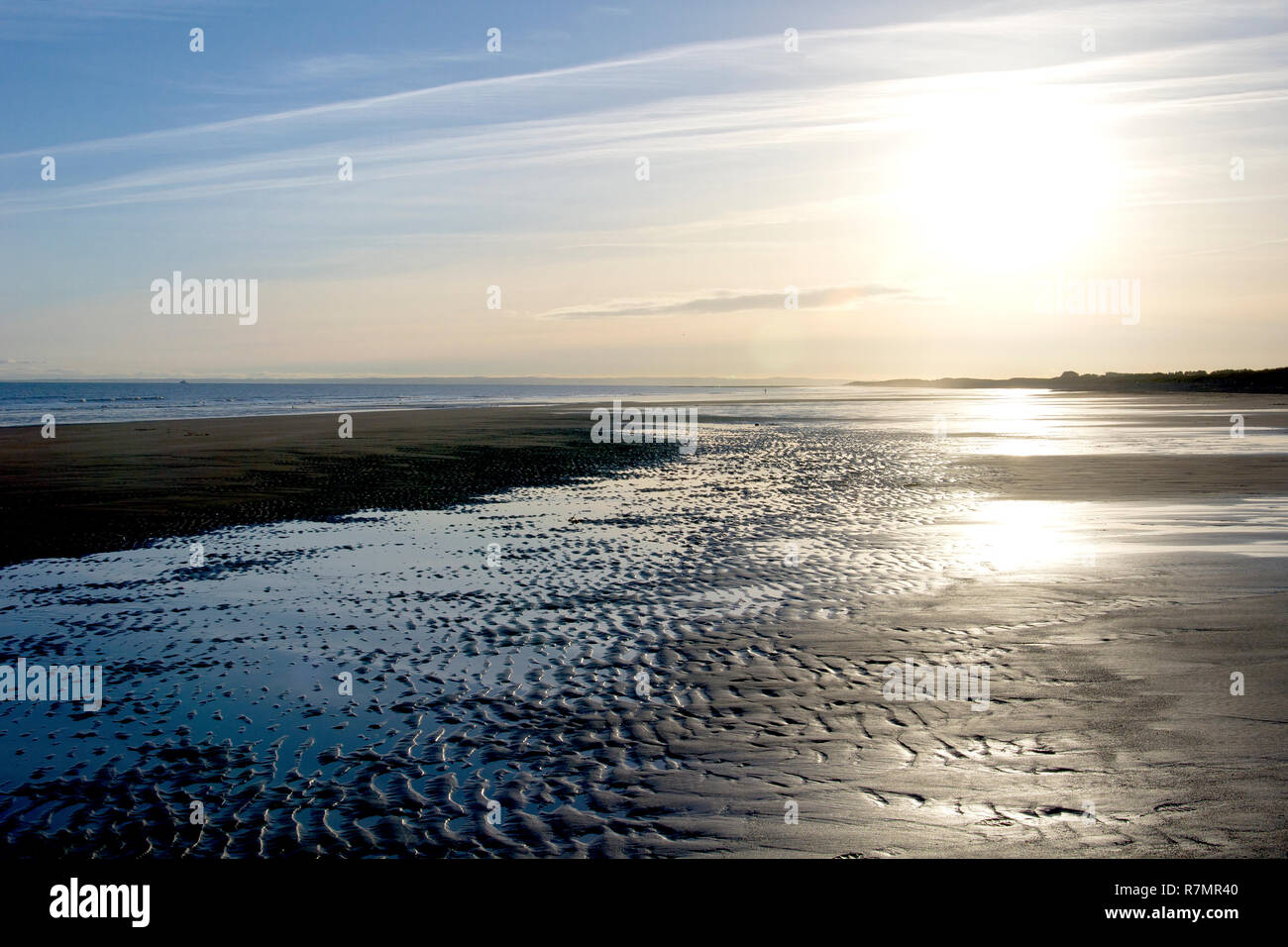 Low late afternoon sun hi-res stock photography and images - Alamy