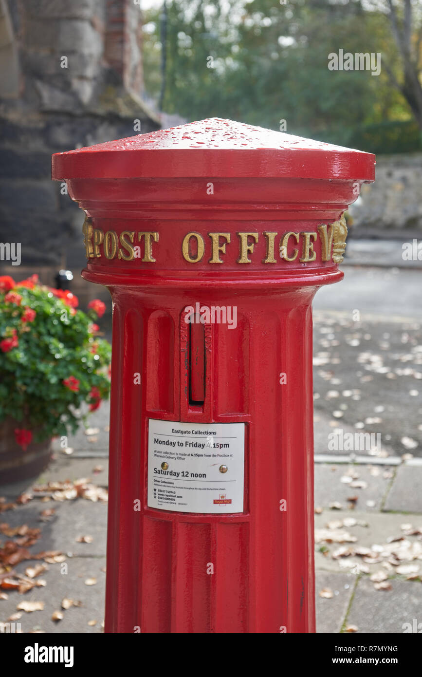 victorian post box warwick Stock Photo - Alamy