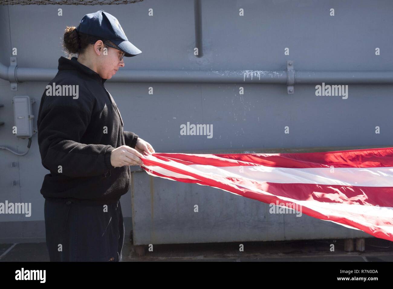 Usn uss kearsarge lhd underway 6th fleet navy marine corps hi-res stock ...