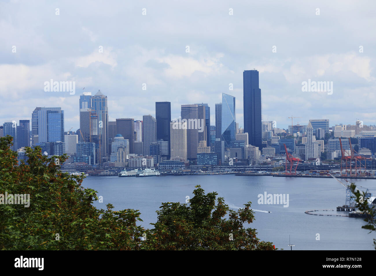 The Skyline of Seattle, Washington on a beautiful day Stock Photo - Alamy