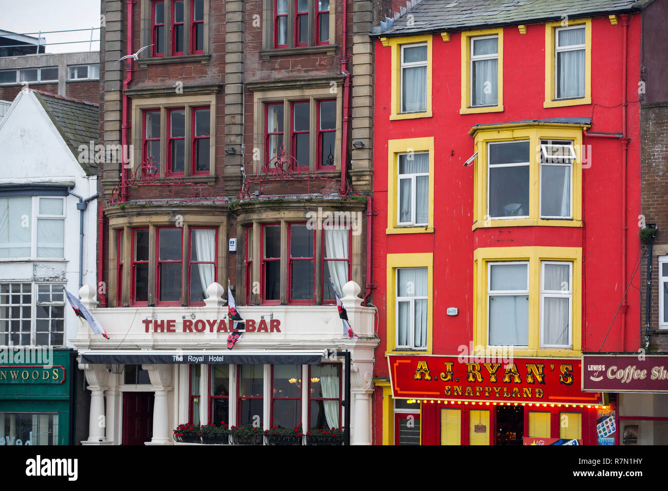 Run down buildings hi-res stock photography and images - Alamy