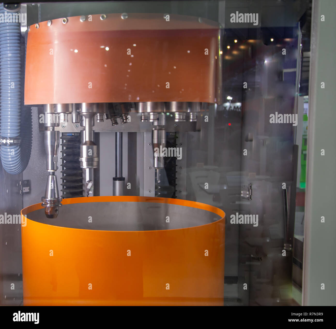 High precision edge rounding, smoothing drag finishing machine Stock ...