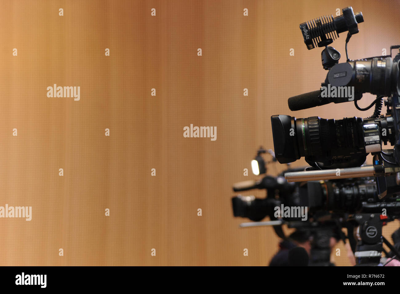 Press cameras at work Stock Photo - Alamy