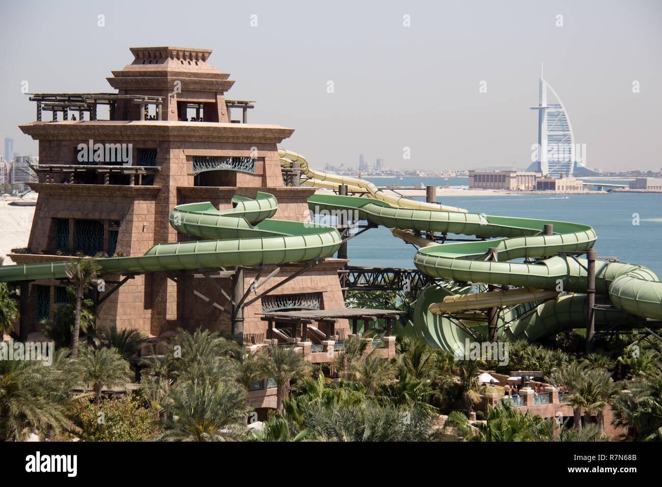 Aquaventure waterpark dubai hi-res stock photography and images - Alamy