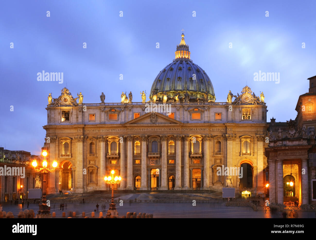 Vatican city night scenery hi-res stock photography and images - Alamy